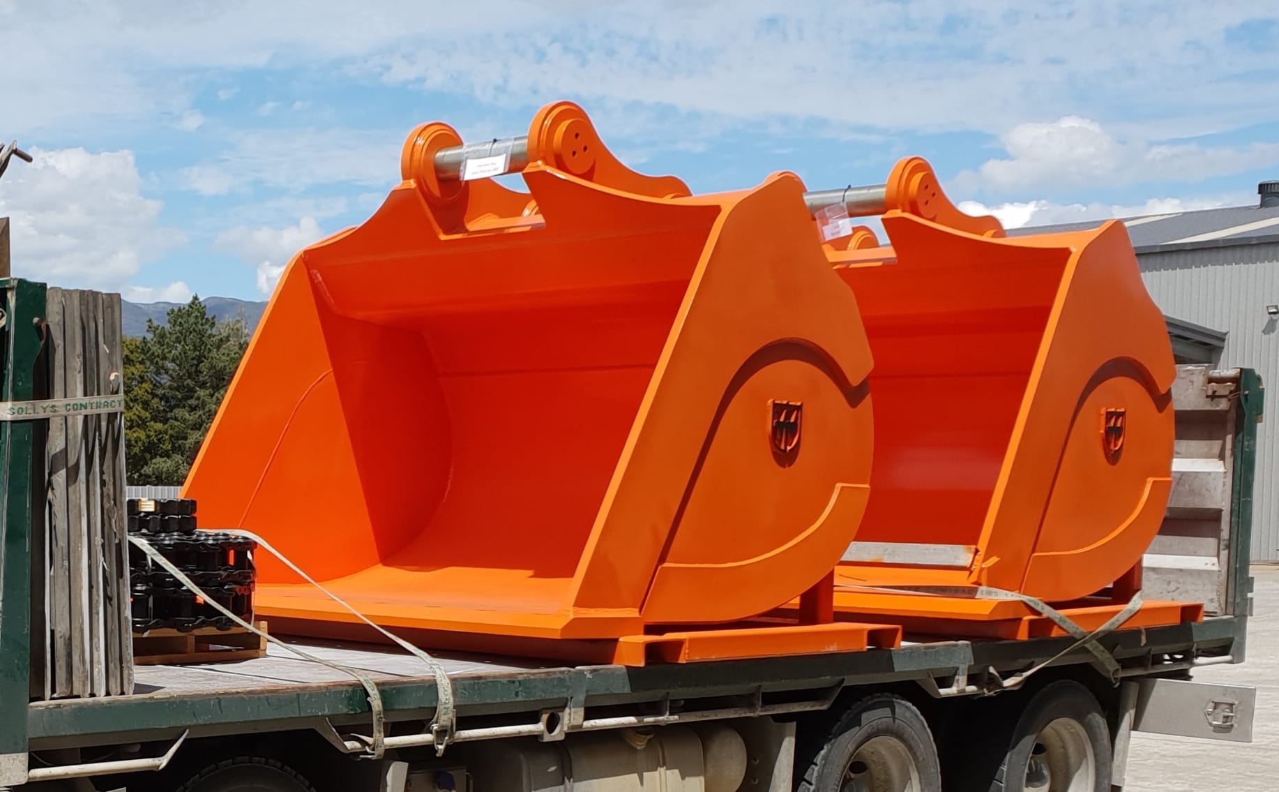 New ZX870 Bulk Buckets - West-Trak NZ