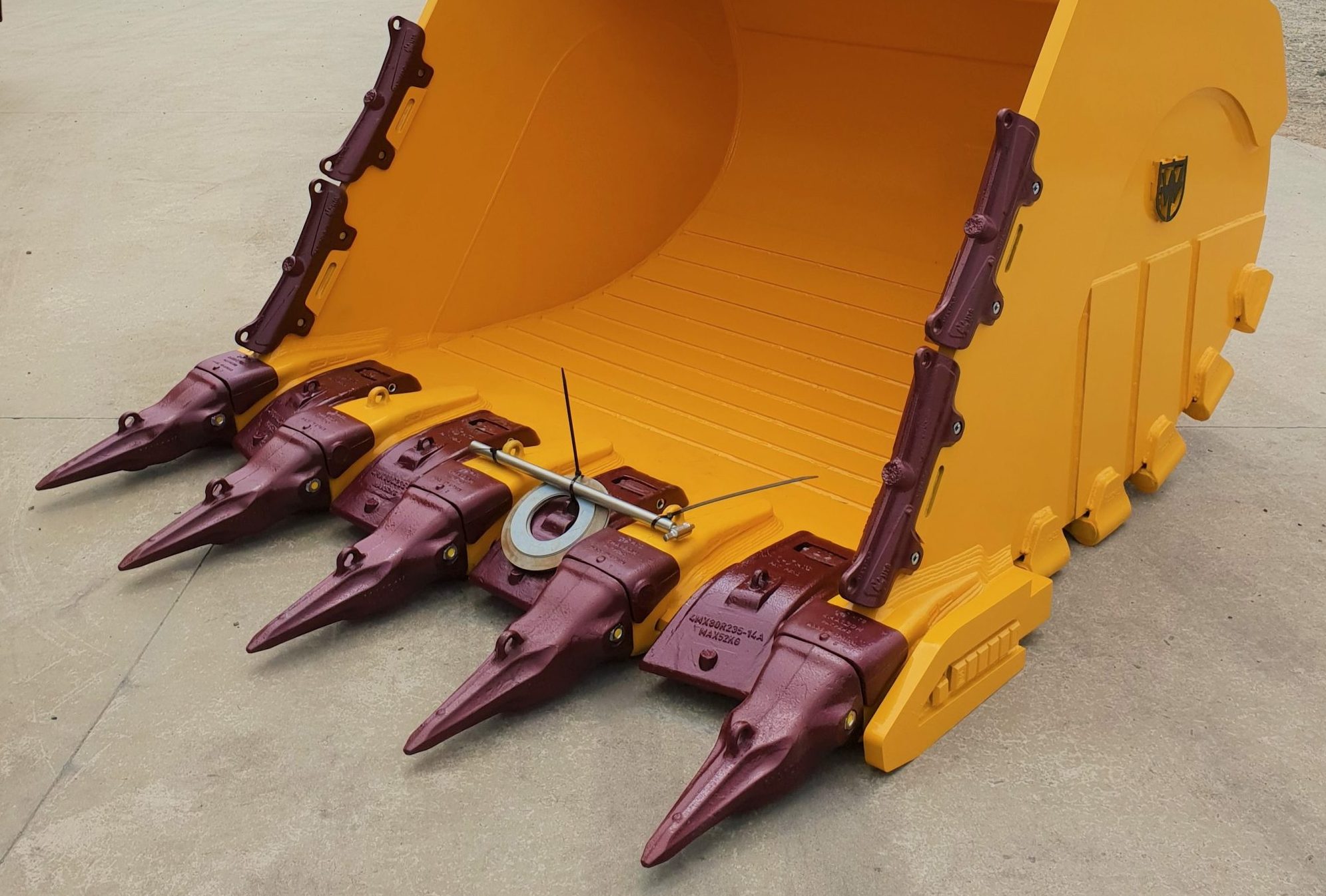 PC850-8 Rock Bucket Build - West-Trak NZ