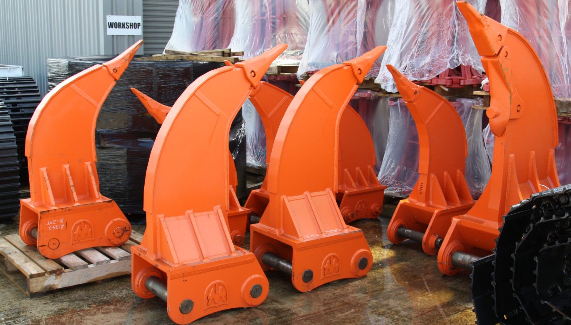 New range of Buckets & Rippers - West-Trak NZ