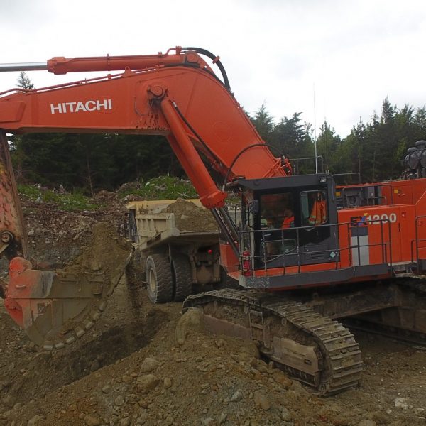 EX1200 Rock Bucket in Action! | West-Trak New Zealand