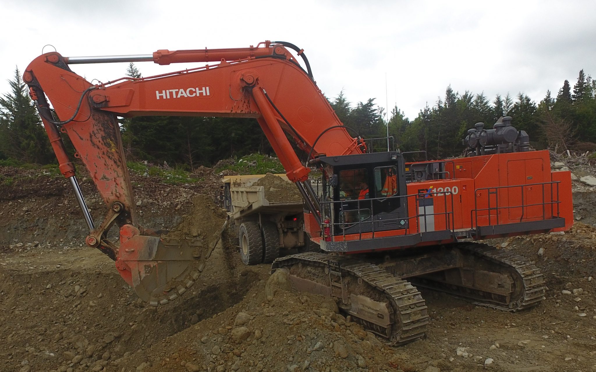 EX1200 Rock Bucket in Action! - West-Trak NZ