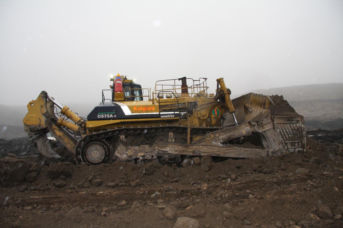 World's Biggest Bulldozer Video - West-Trak NZ