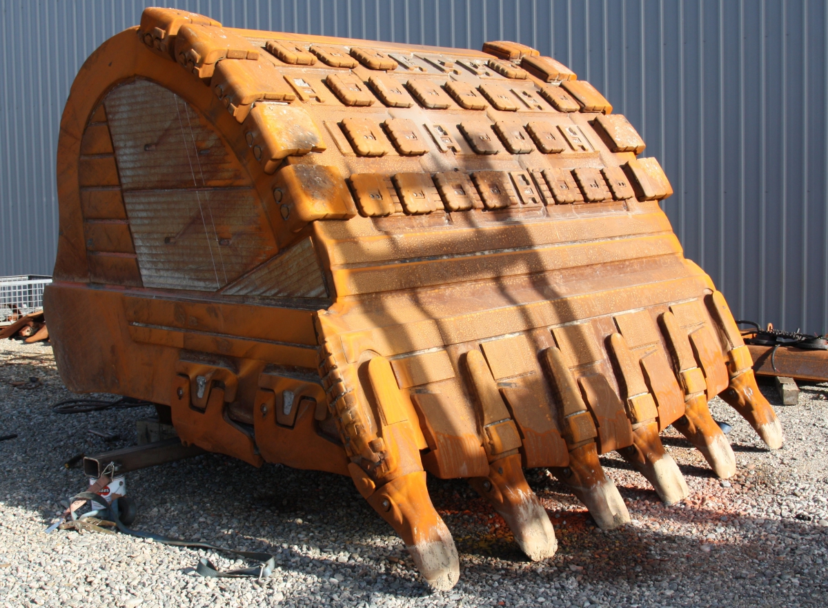 EX1900 Bucket Repairs - West-Trak NZ