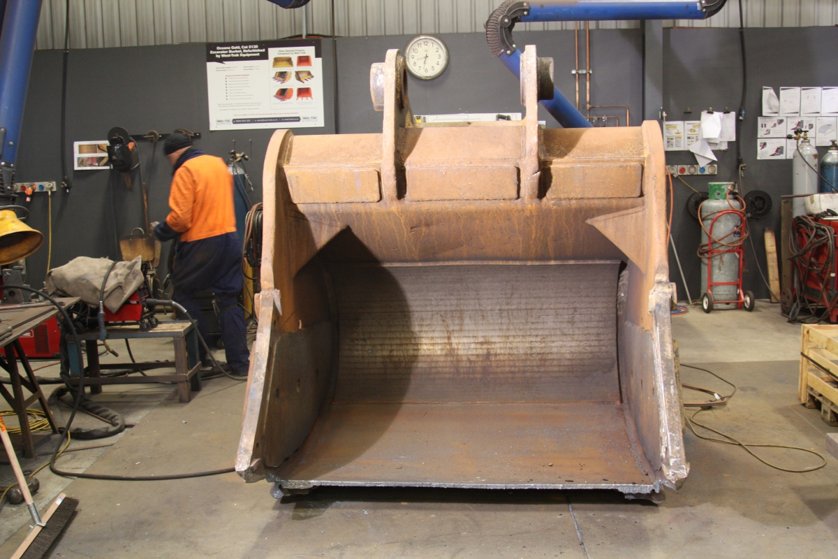 365 Bucket Rebuild - West-Trak NZ