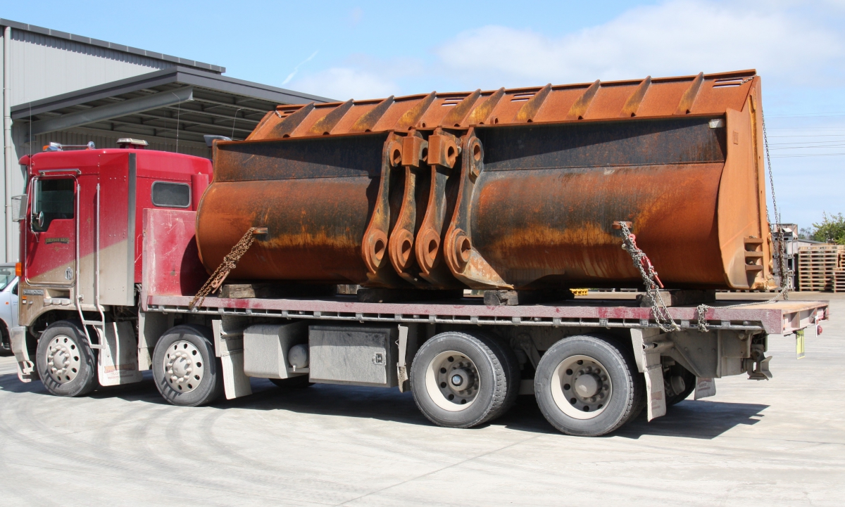 992K Loader Bucket Modification - West-Trak NZ