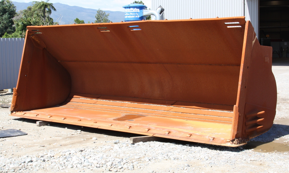 992K Loader Bucket Modification - West-Trak NZ
