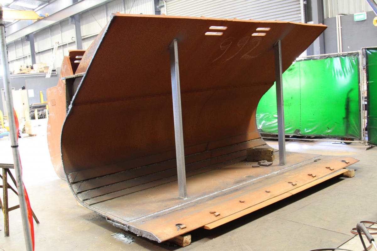 992K Loader Bucket Modification - West-Trak NZ