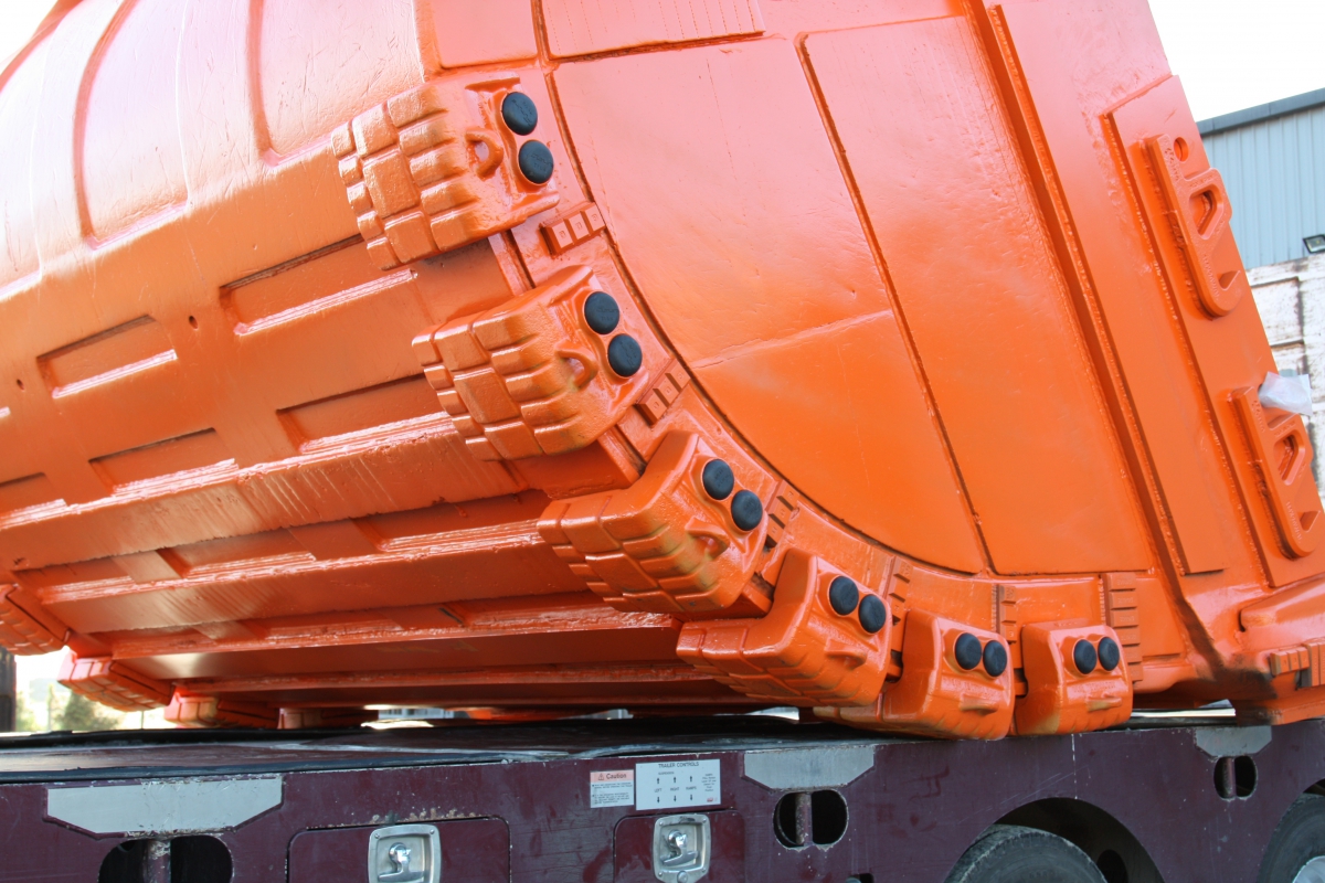 EX2500 Bucket Rebuild - West-Trak NZ