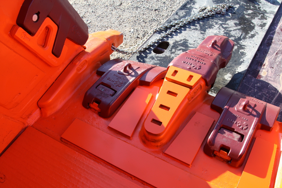 EX2500 Bucket Rebuild - West-Trak NZ