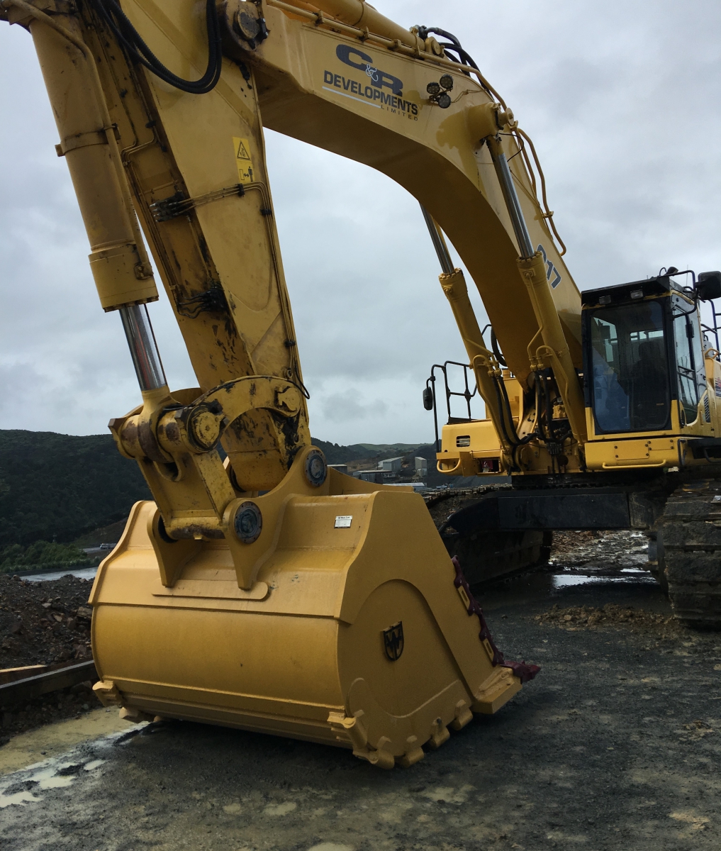 New PC850-8 Rock Bucket - West-Trak NZ