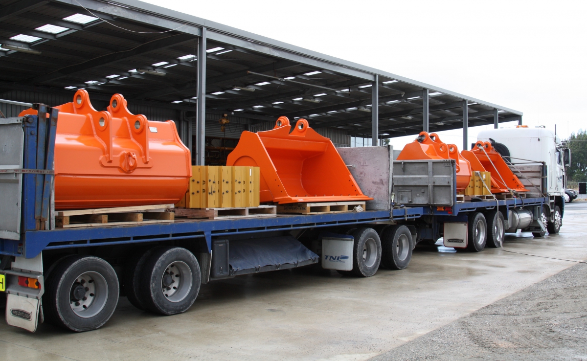 New ZX470LCH-5 Bulk Buckets - West-Trak NZ