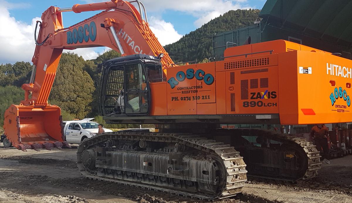 New ZX890LCH-5 Bucket Fit-up - West-Trak NZ